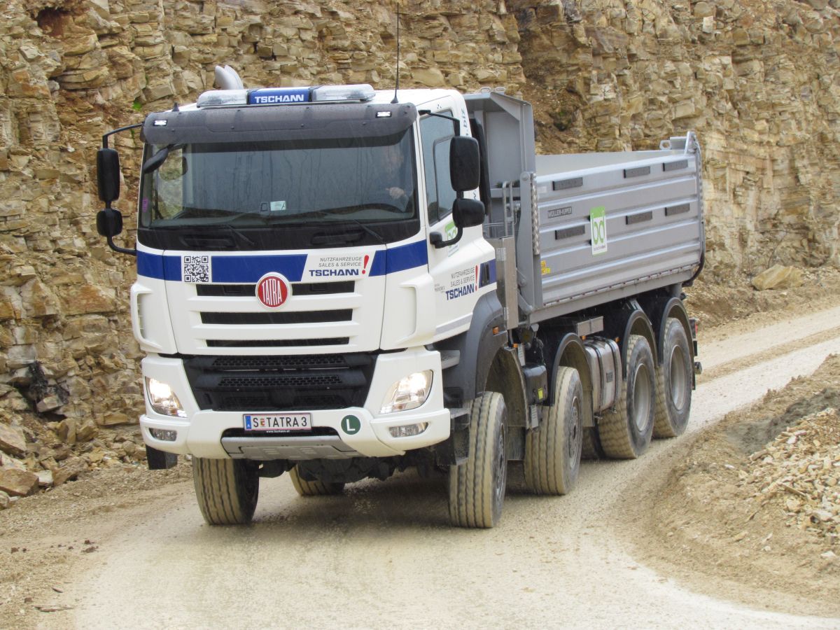 Tatra Phoenix 8x8