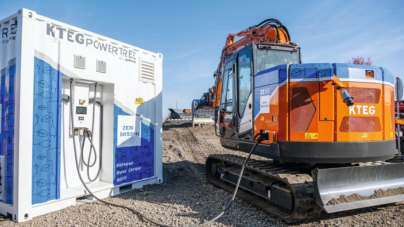 Elektrobagger KTEG ZE85 und Schnellladestation KTEG-Powertree - bd ...