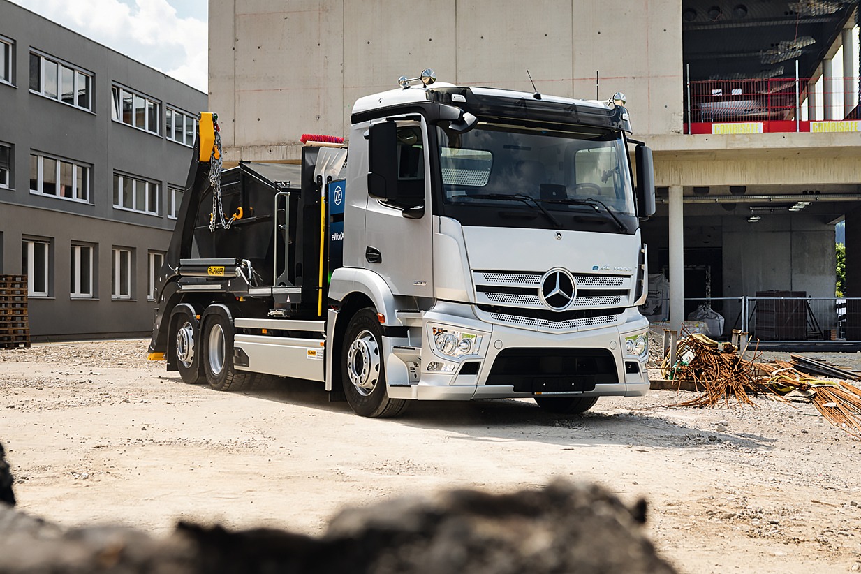 Alles am Lkw läuft mit Strom - bd baumaschinendienst