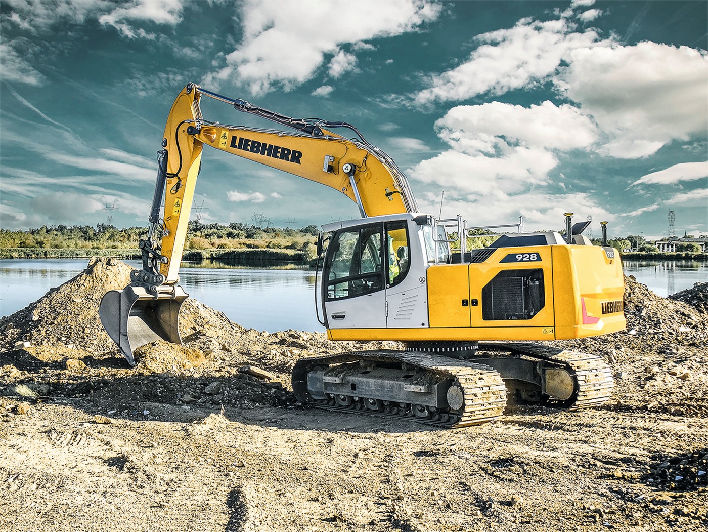 Liebherr-Raupenbagger mit halbautomatischer Leica-Maschinensteuerung ...