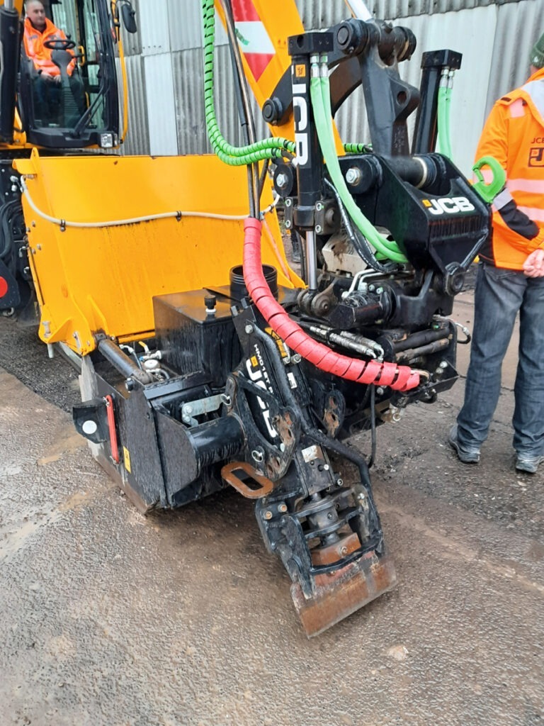 JCB-Hydradig in Pothole-Pro-Ausführung im Test - bd baumaschinendienst