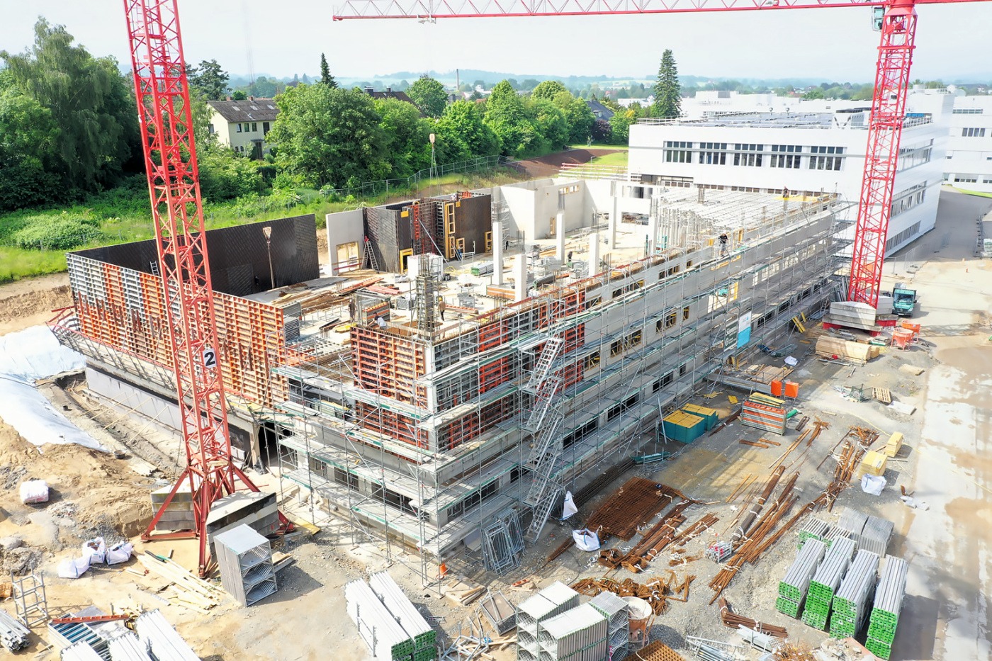Erfolgreiche Kooperation für Medizintechnik-Neubau - bd baumaschinendienst