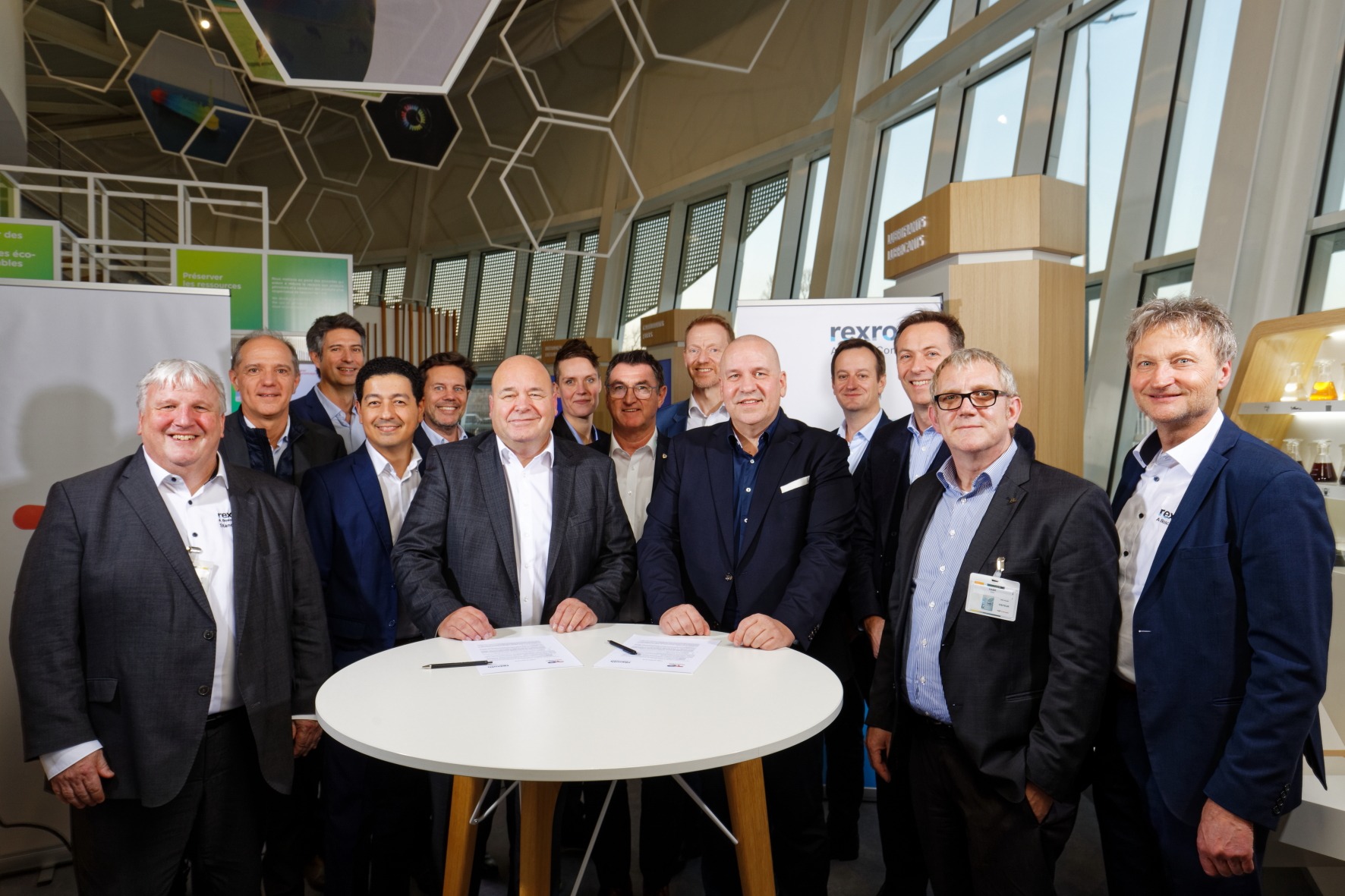 Gemeinsam nachhaltige Hydraulikflüssigkeiten entwickeln - bd ...