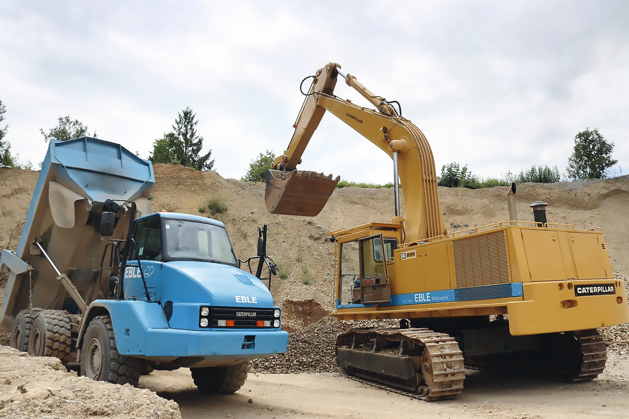 Restaurierung eines Cat-Radladers 992A von 1970 - bd baumaschinendienst