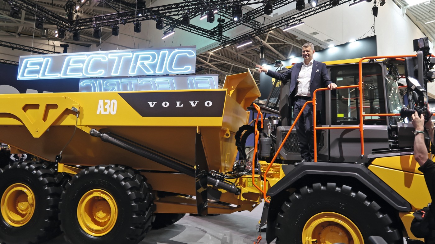 Volvo CE produziert die ersten großen Elektro-Dumper in Serie - bd ...